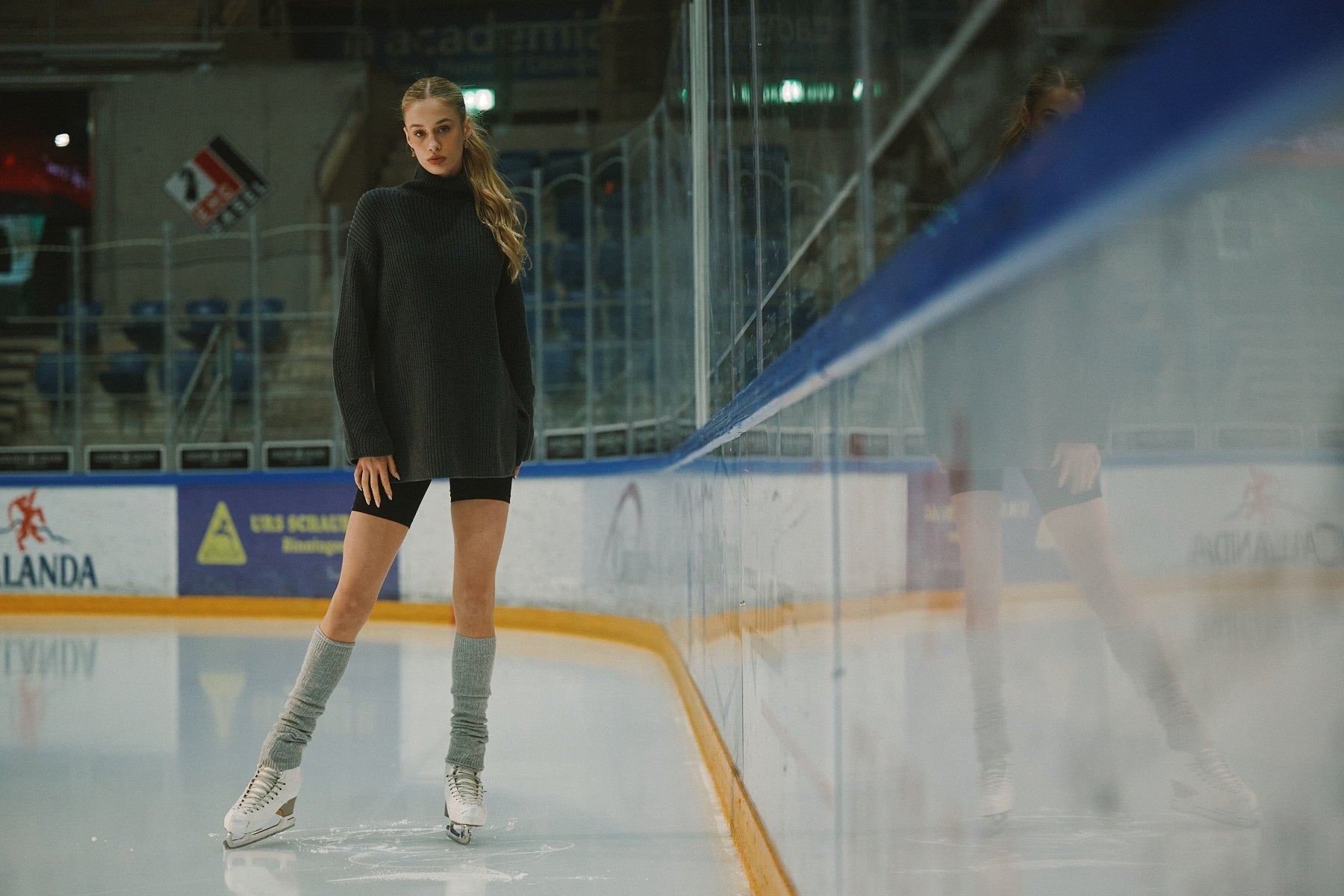 Kimmy Repond for Fogal